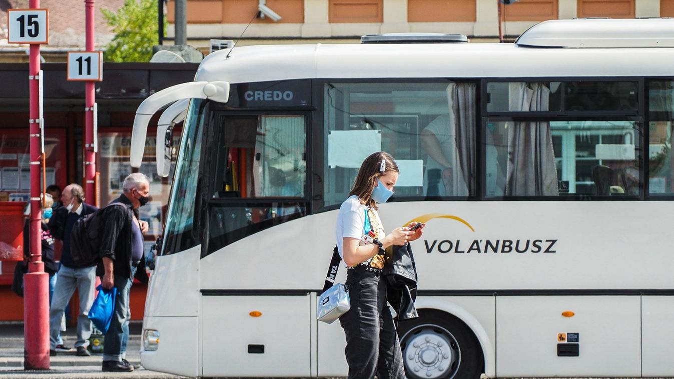 A vonat és a busz nem terasz: kötelező a maszk a Győr-Moson-Sopron ...