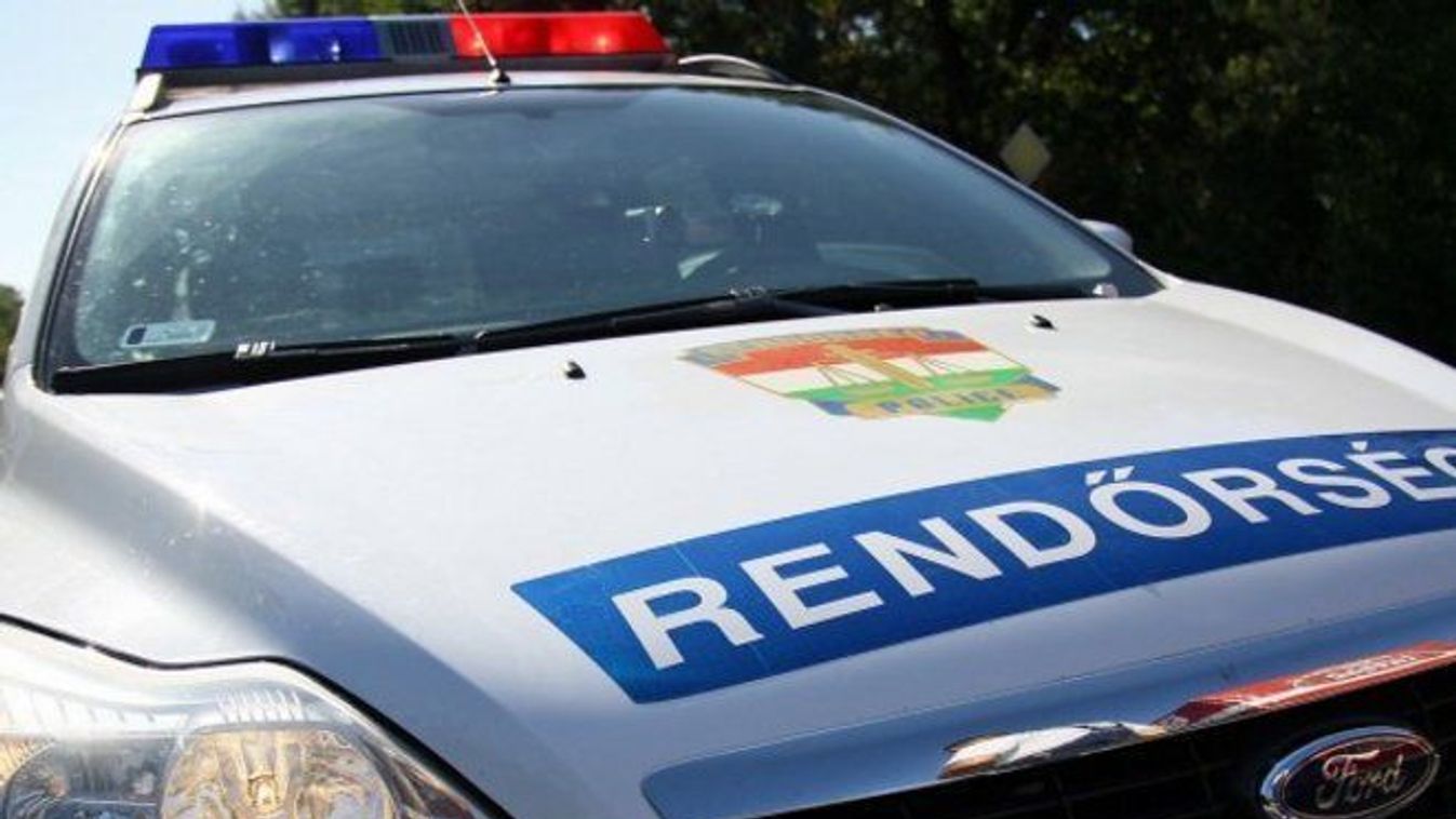 Hármas karambol az M1-esen Abdánál