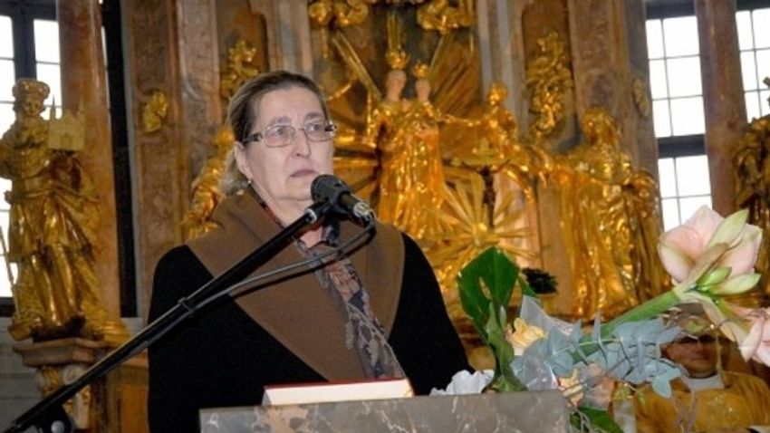 KISALFOLD - Giesswein-emlékérem dr. Bodnár Mária főorvosnak