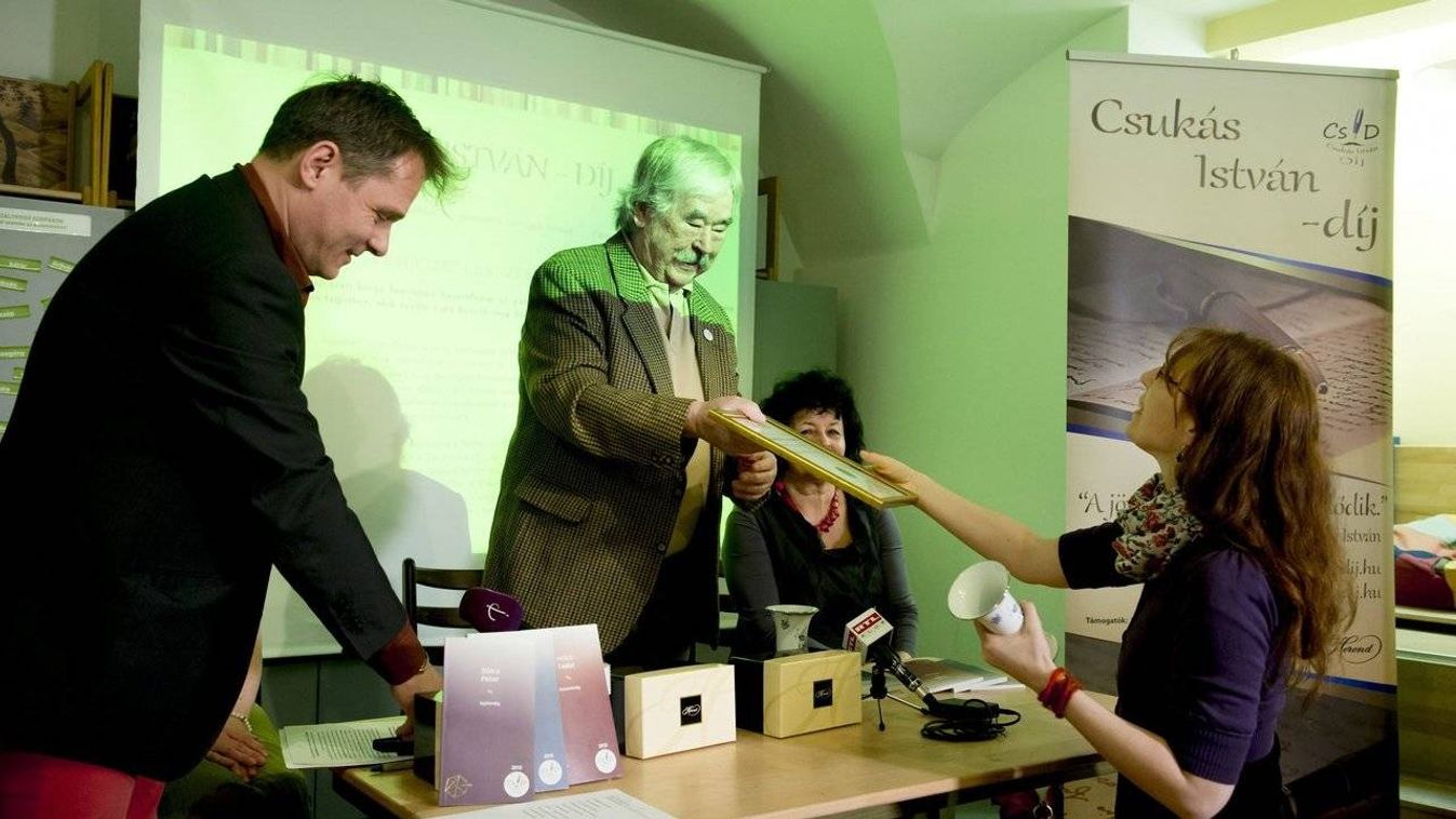 Simon Réka Zsuzsanna nyerte az idei Csukás István-díjat