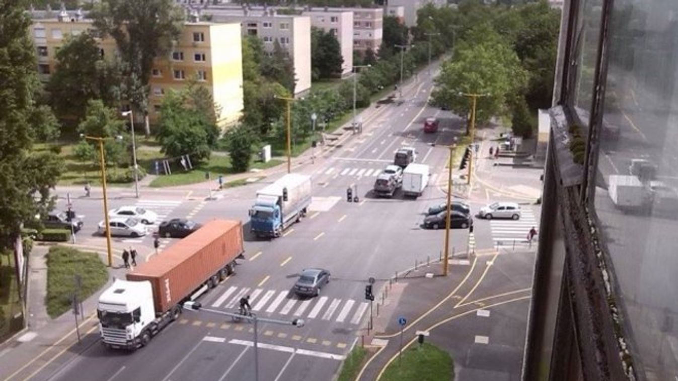 Nem működött a lámpa a győri Szigethy Attila–Tihanyi Árpád út ...