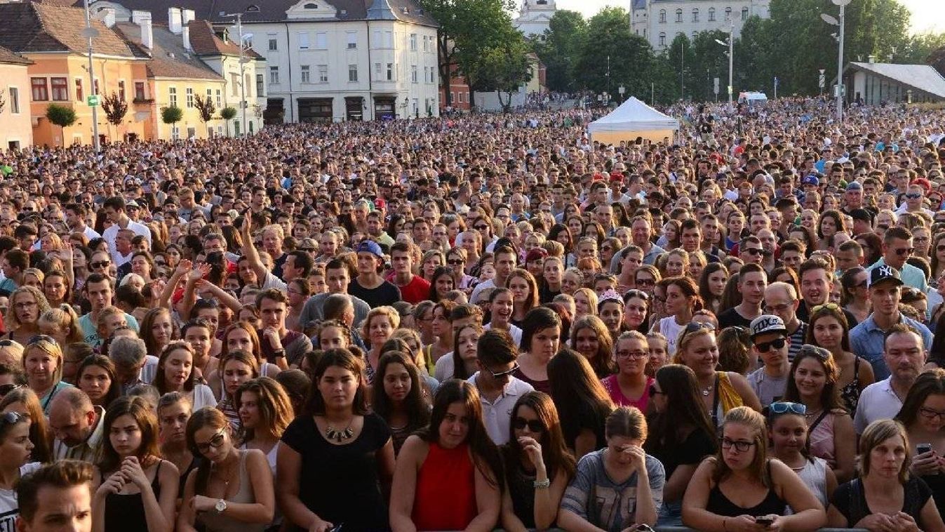 A Wellhello és a Halott Pénz meghódította Győrt a Dunakapu téren! - sok ...