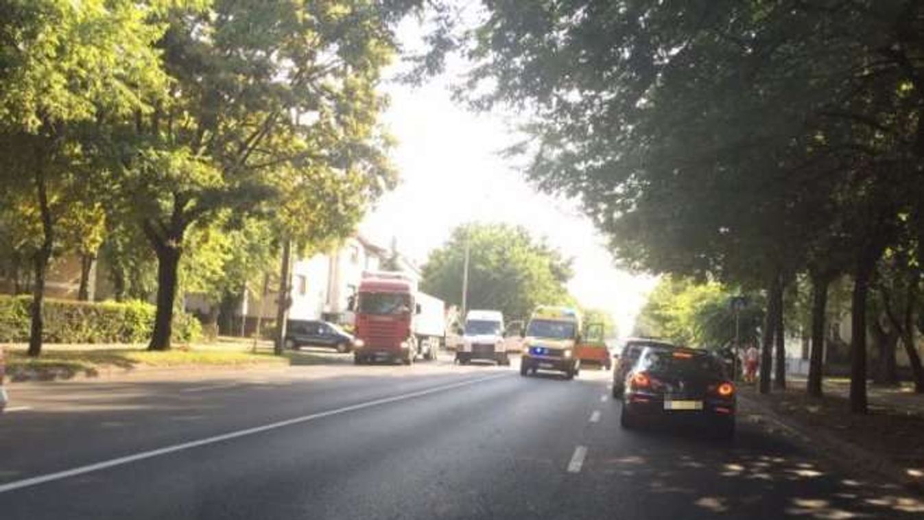 KISALFOLD - Karambol a Szigethy Attila úton Győrben - fotók