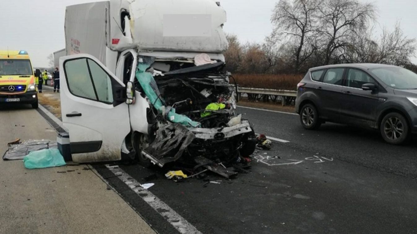 Tragédia az M1-esen - életét vesztette a sofőr - fotók, térkép