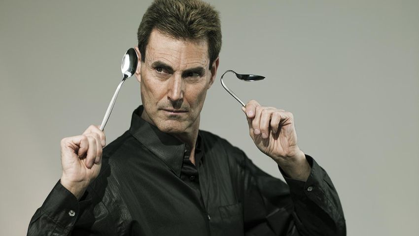 KISALFOLD - Uri Geller még a NASA-t is figyelmezteti: ebből tudja, hogy ...