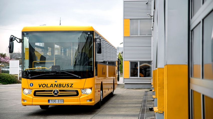 KISALFOLD - 5 új Mercedes busz érkezik Győr-Moson-Sopron megyébe