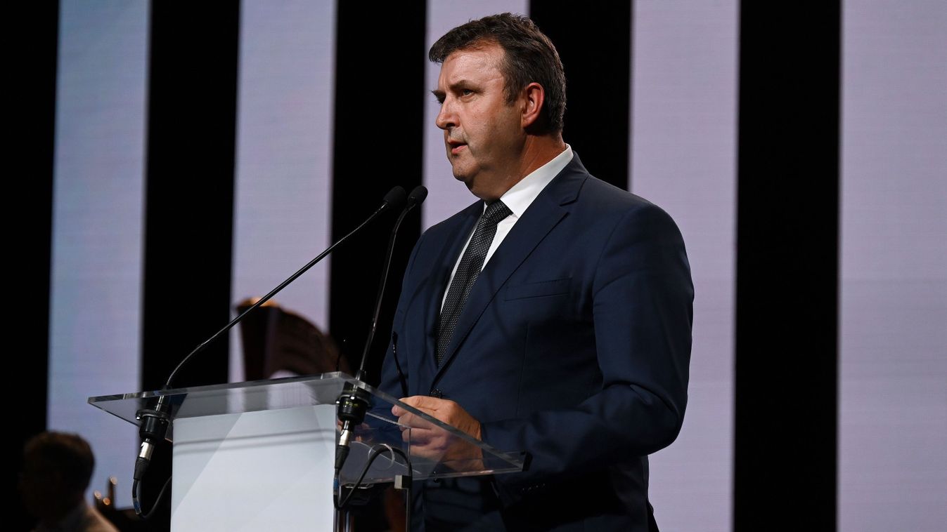 Palkovics: a következő 10-15 év mindenképpen a vasútról fog szólni