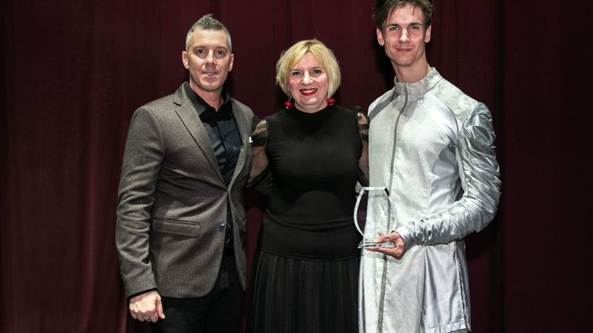 KISALFOLD - Luka Dimic táncművészt díjazta idén az Audi - A Peer Gynt ...