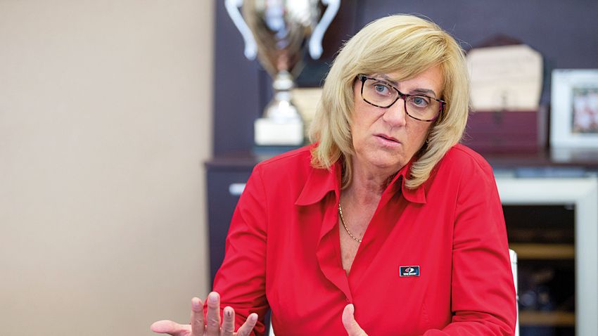 KISALFOLD - A hónap mérnöke: Iroda helyett terepen, esőben, bakancsban ...