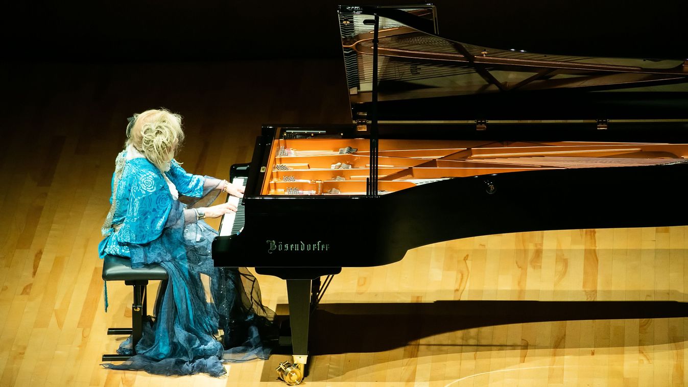 Ingrid Fuzjko Hemming és a Duna Szimfonikus Zenekar koncertje Sopronban