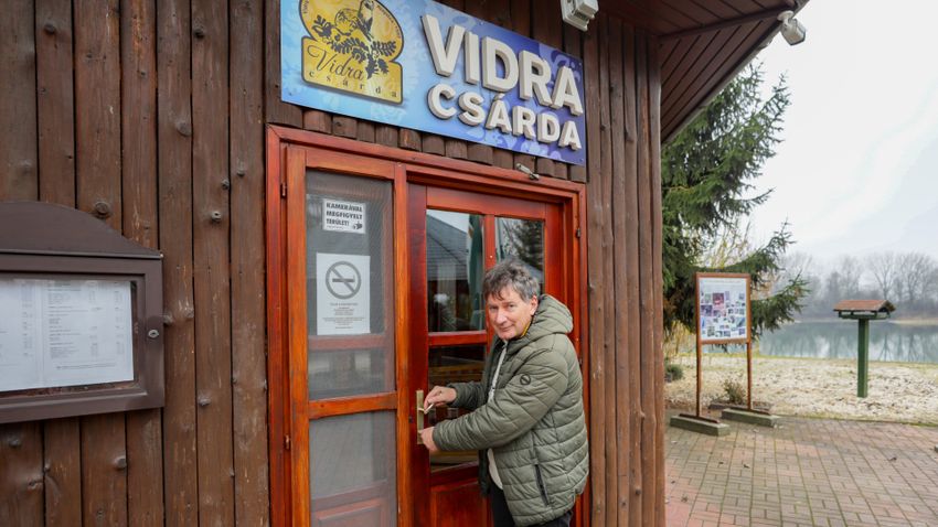 KISALFOLD - Bezár a legendás Vidra csárda - A halárak, a bérek és a ...