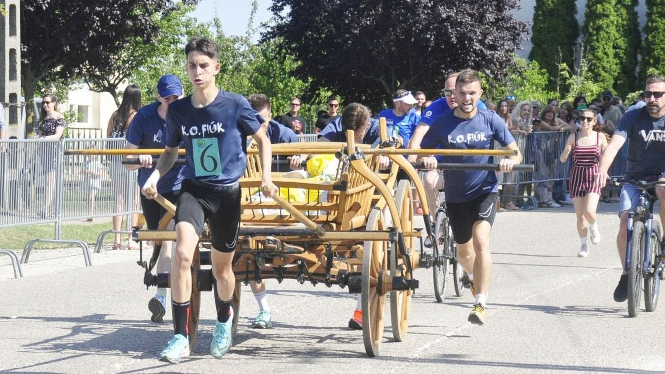 Száguldottak Kocson a kocsik