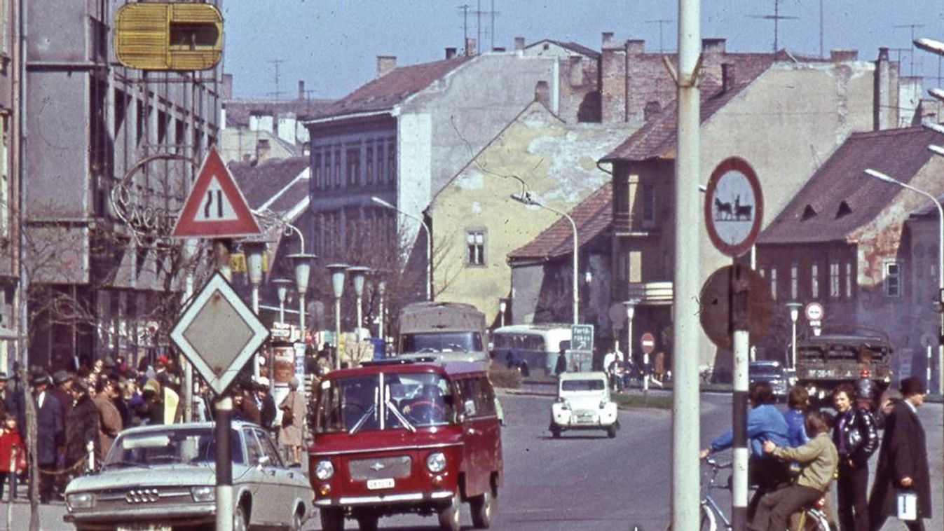 Gyermekkori emlékek, halványuló fényképek - Péntek este jön a Retro Sopron