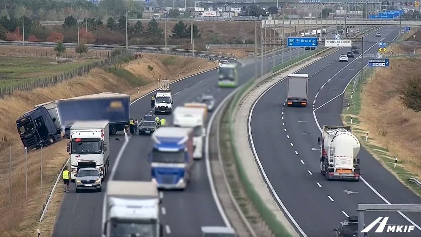 Az M1-esen mindig történik valami - Elképesztő mit rögzítettek a kamerák! - Videó