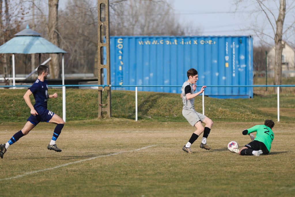 Megye I foci - Mindkét csapat jól küzdött, a győztes gólt az Abda lőtte ...