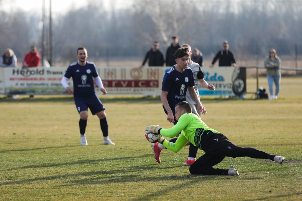 Megye I foci - Mindkét csapat jól küzdött, a győztes gólt az Abda lőtte ...