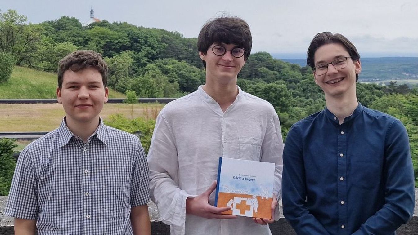 Dávid a hegyen – mesekönyvet írt a bencés diák