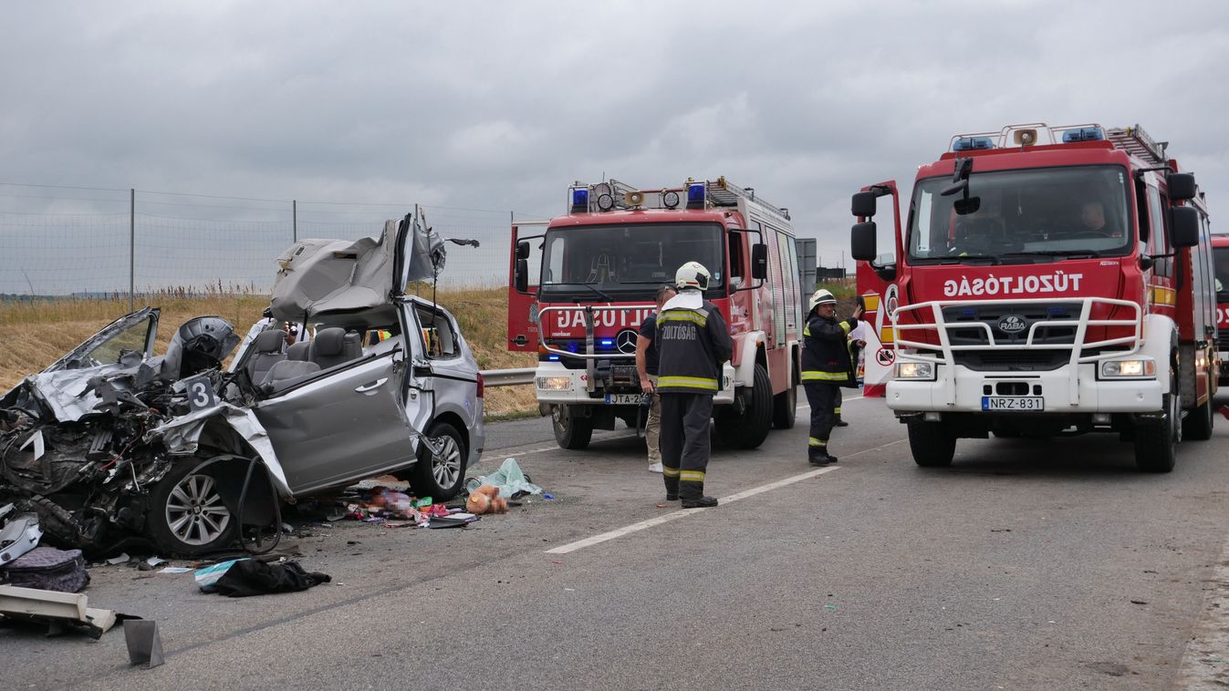 Tragédia az M1-esen - Négyen vesztették az életüket