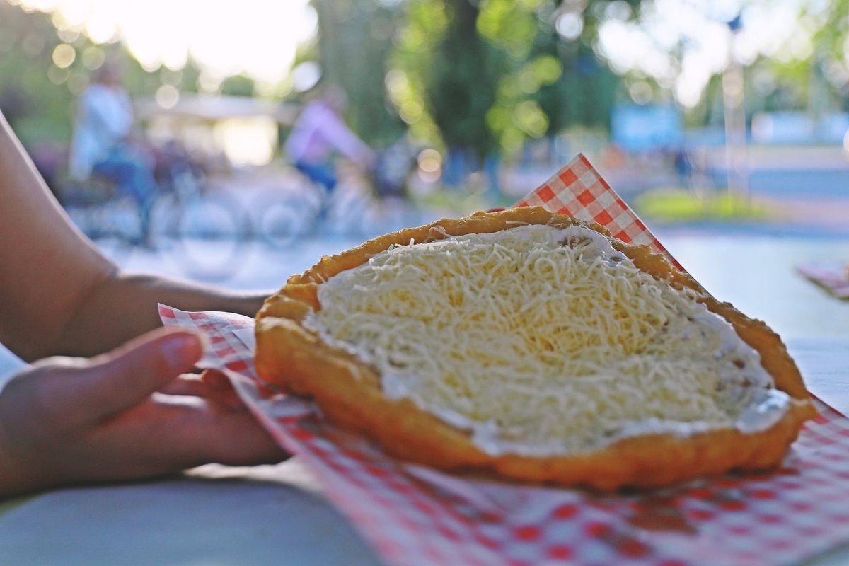 Lángos a Balatonon - Valóban drága?