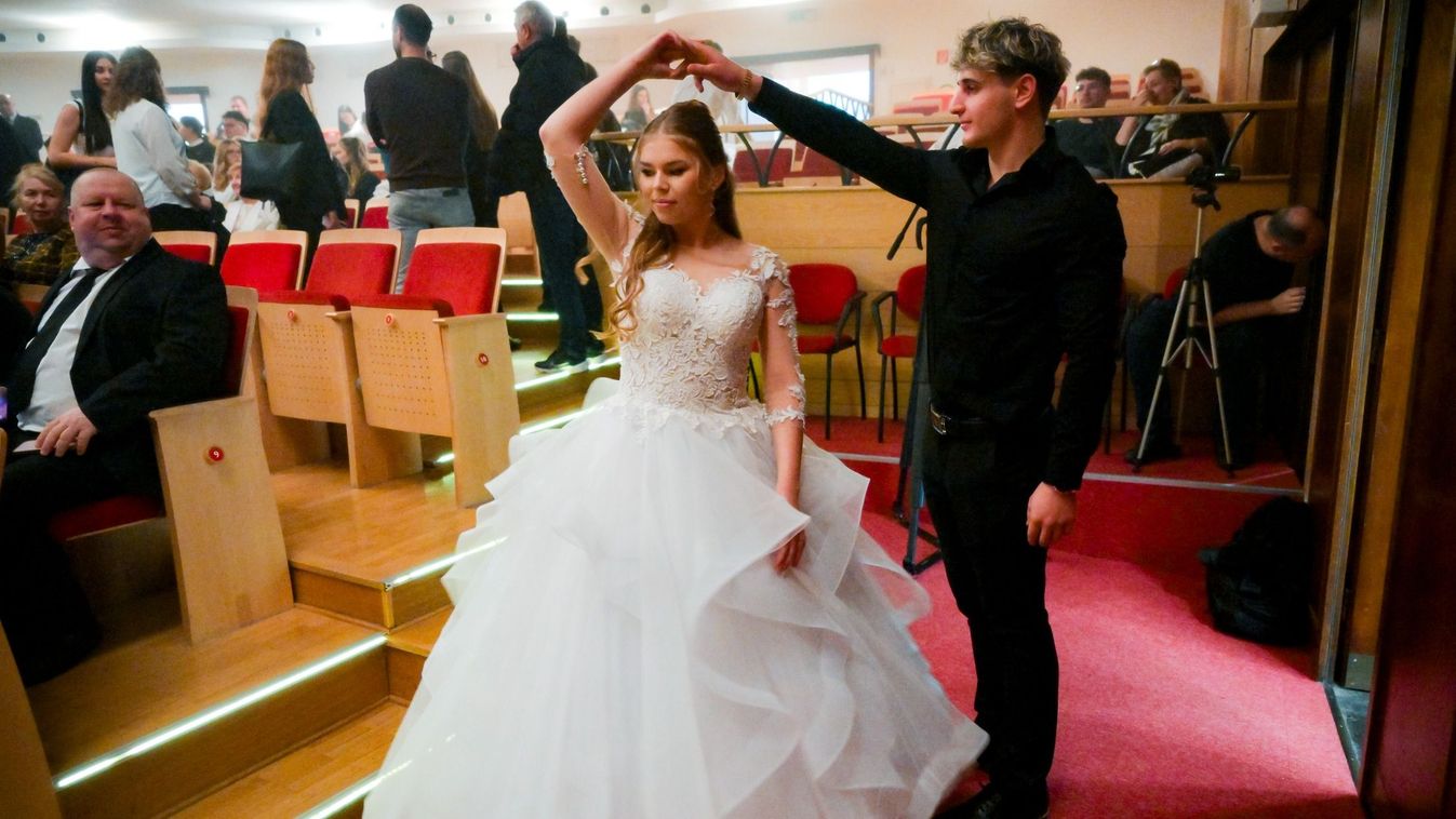 Győri Deák-iskola 110 éves - Jubileumi gálaesten ünnepeltek