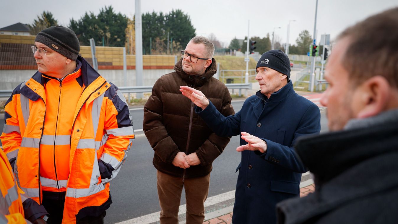 Balesetveszélyes körforgalom és felújított járda a csütörtöki bejáráson