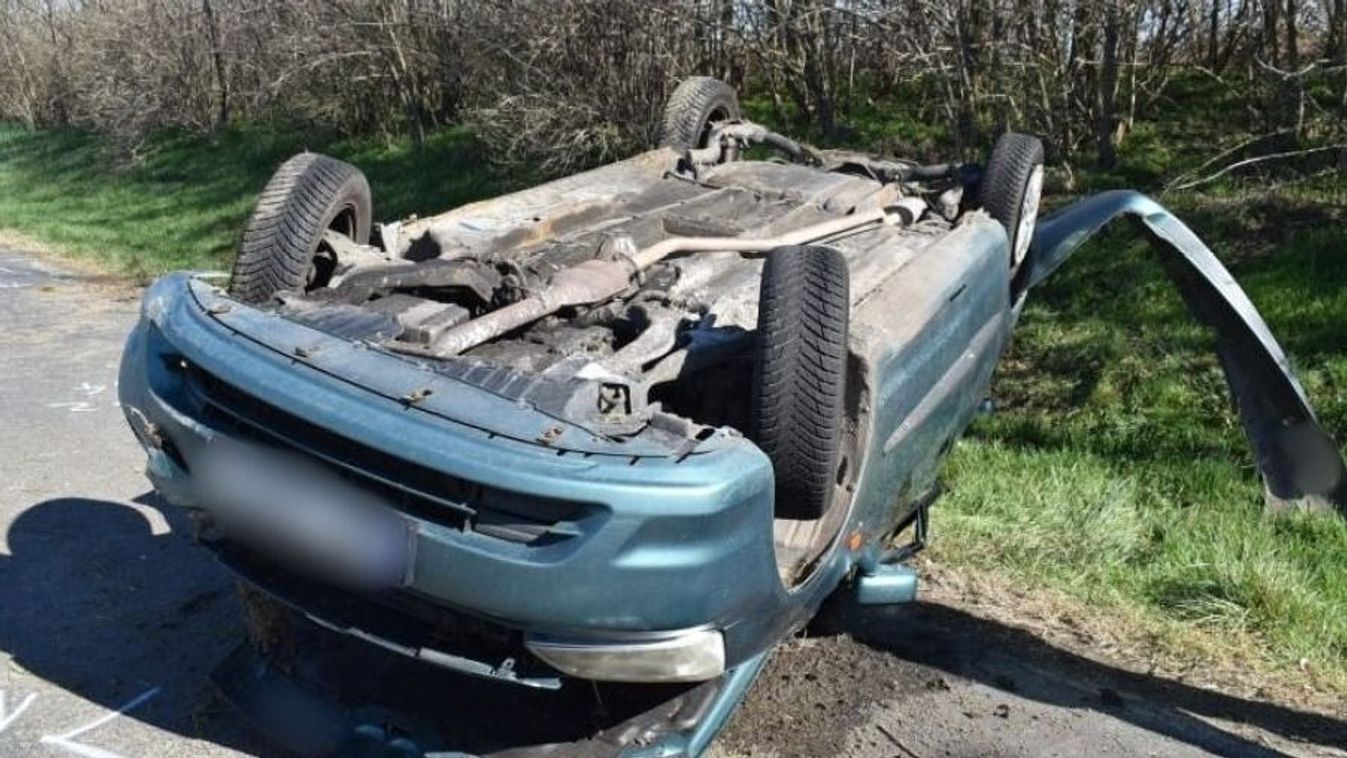 Külföldi férfi okozott balesetet az M85-ön