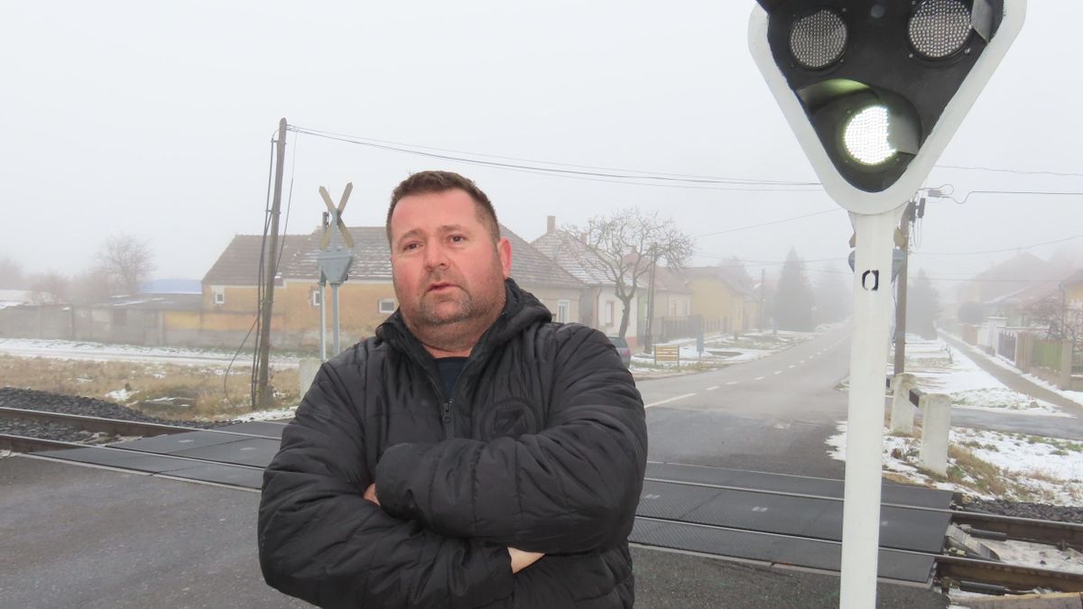 Vasúti átjáró Szárföldön, legyen biztonságosabb!