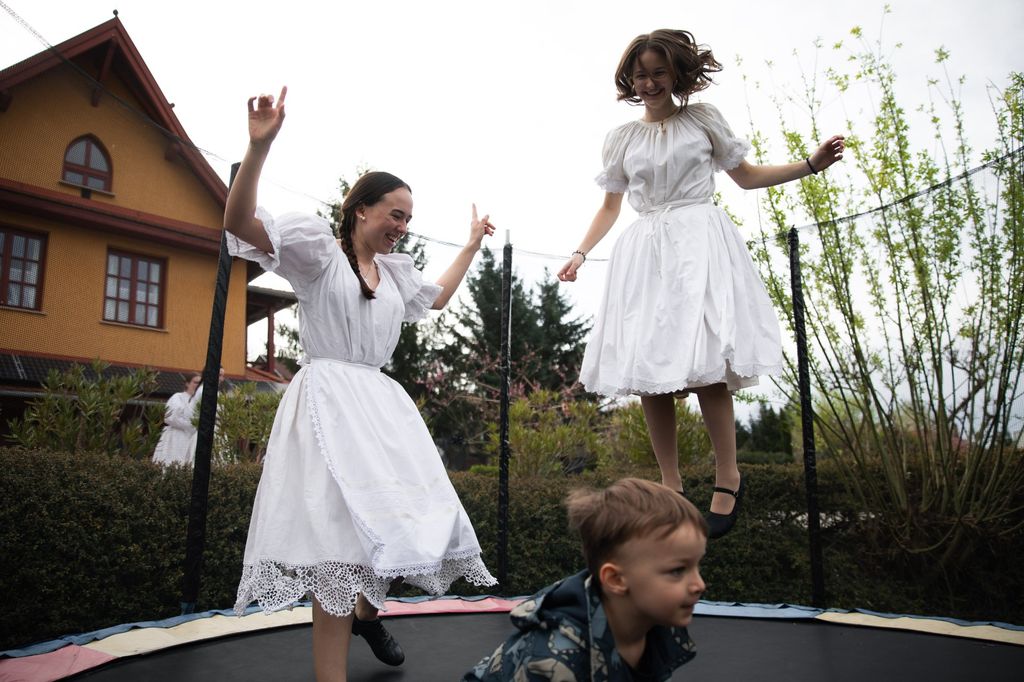 Húsvéti locsolás Győrújbaráton: ezek voltak a legjobb pillanatok ...